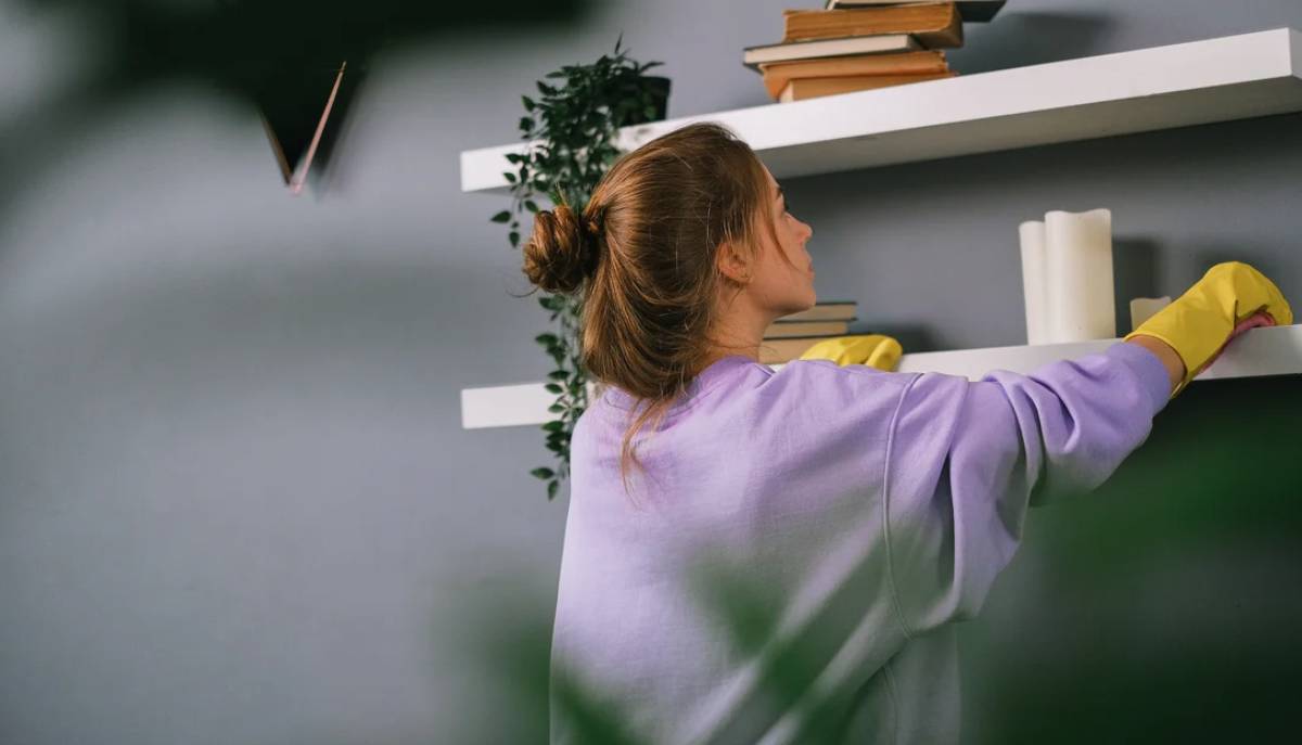 Riordinare la stanza migliora l’umore? Perché può farti stare meglio