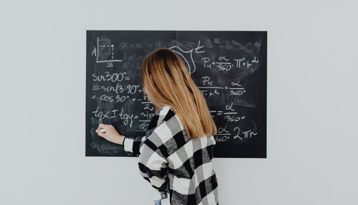 Maturità 2026, le tracce di Matematica del 2018 per esercitarsi